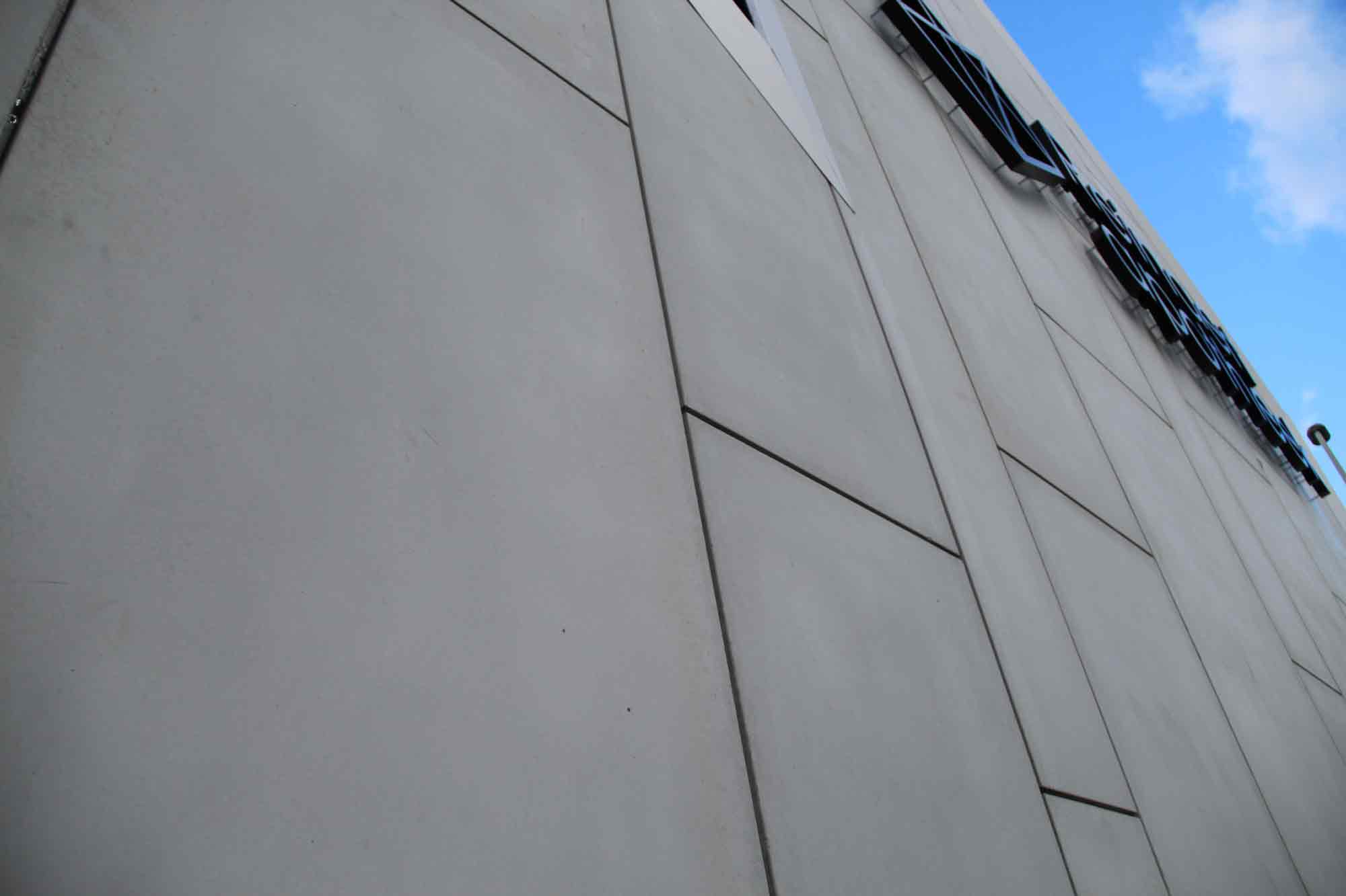 Betonnen gevelpanelen en gevelbanden op maat | Agref